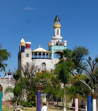 Castillo de Juan Ramón y Foco Tonal de Saint Germain