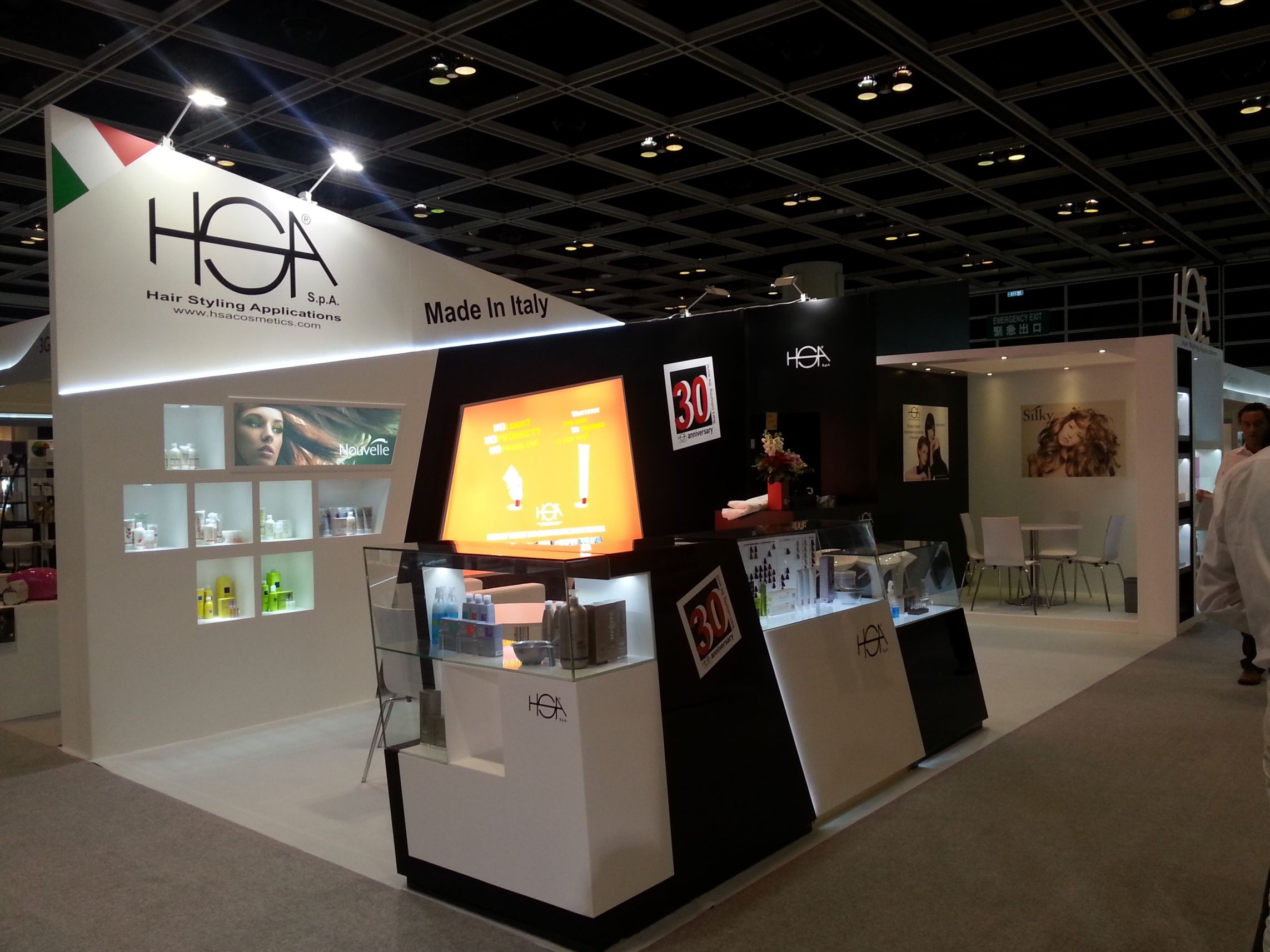 AMC (Exhibits) Ltd: Customer Reviews, Stands and Services