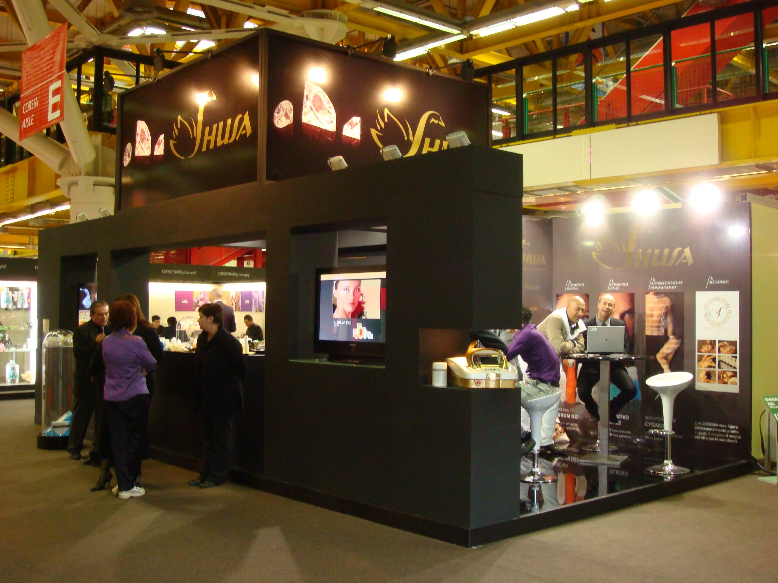 Estro Allestimenti Stands: Customer Reviews, Stands and Services