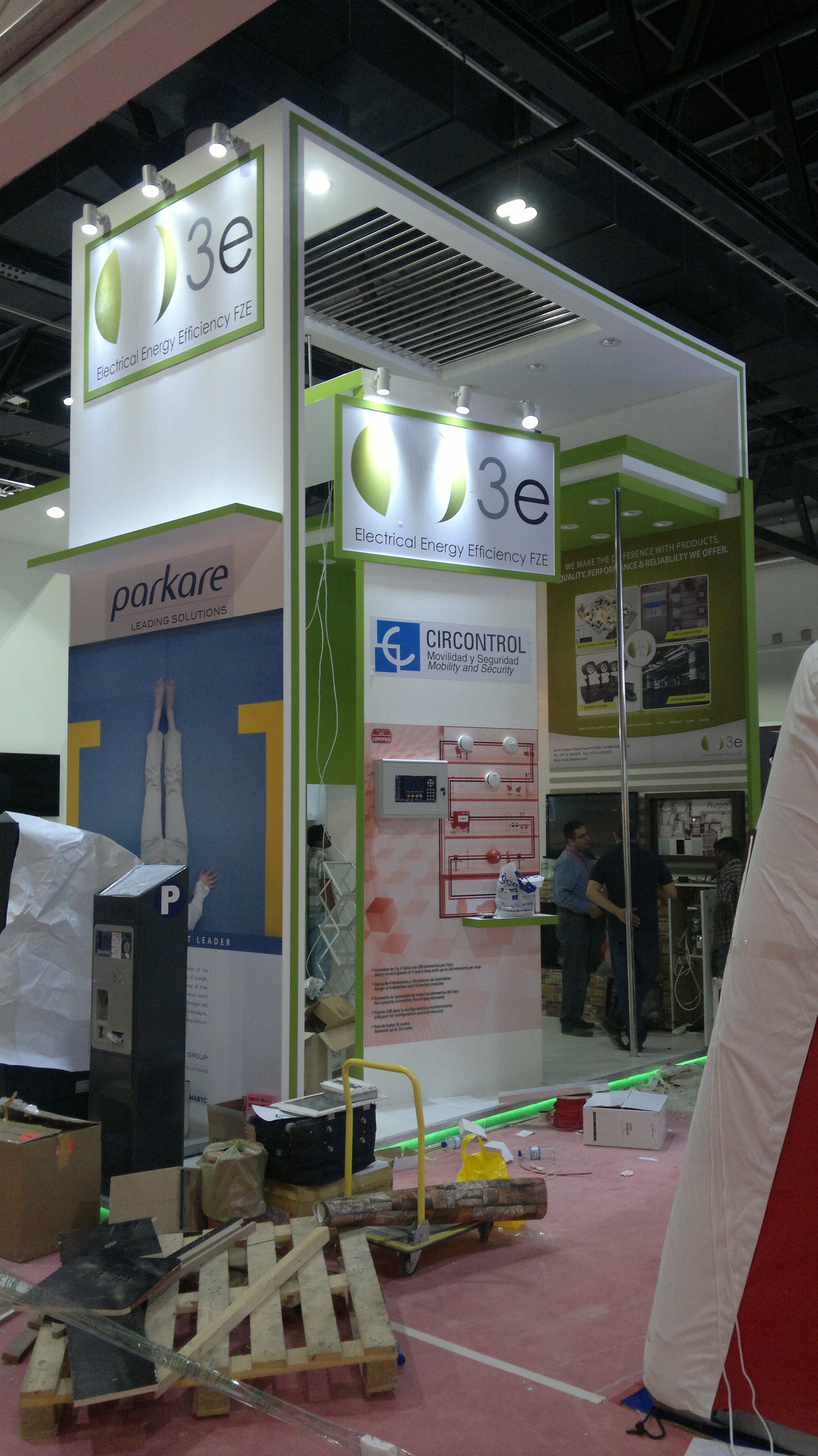 Base Plate Interior: Customer Reviews, Stands and Services